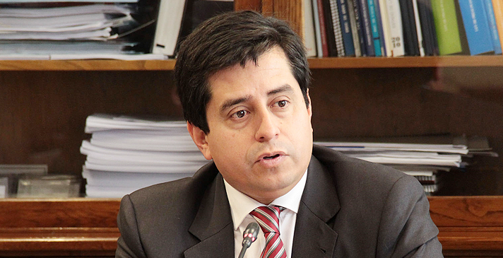 Senador Pedro Araya niega dilatación en ley de indulto y acusa poca ...